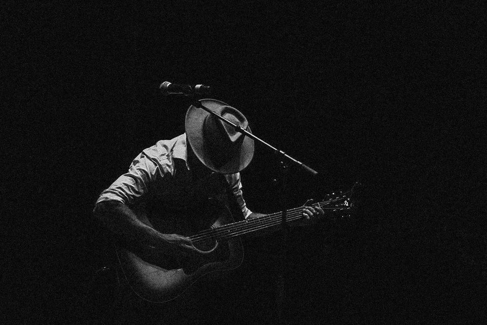 Aaron Reed(of The Brothers Reed) at Belle Fiore Winery, Belle Fiore ...