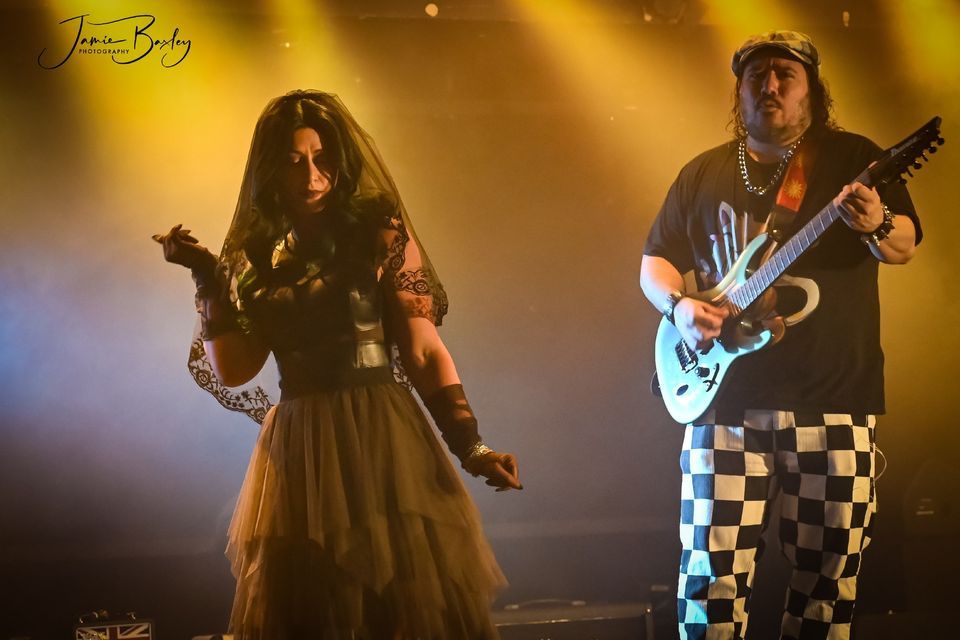 Jeff Edwards Acoustic at Embers Art Market, Carolina Bauernhaus ...