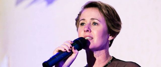 Mina Hartong LIVE, The Rustic Theatre, Idyllwild, 1 May 2021