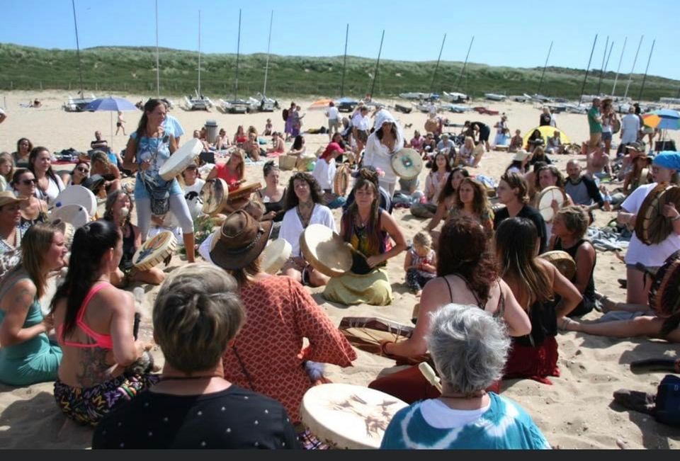 Sjamanistische Drumcirkel “the Drum” Scheveningen , Zwarte Pad / Scheveningen, The Hague, 18 ...