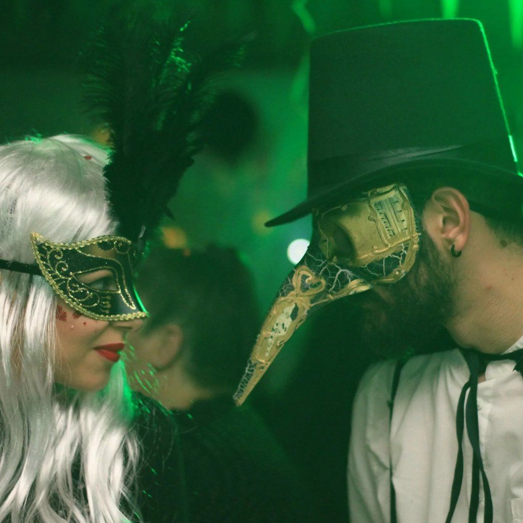 Nightmare in Shoreditch // Halloween Bar Crawl // Free Shots Tickets ...