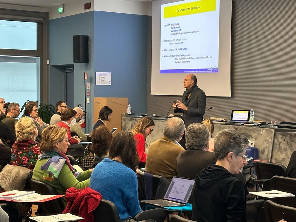 Agopuntura clinica: il dolore agli arti inferiori e dolore alla colonna ...