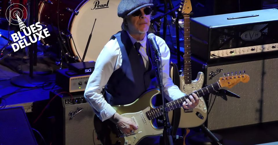 Johnny A. on "Blues Deluxe, 91.5FM WUML, Lowell, 3 December 2022