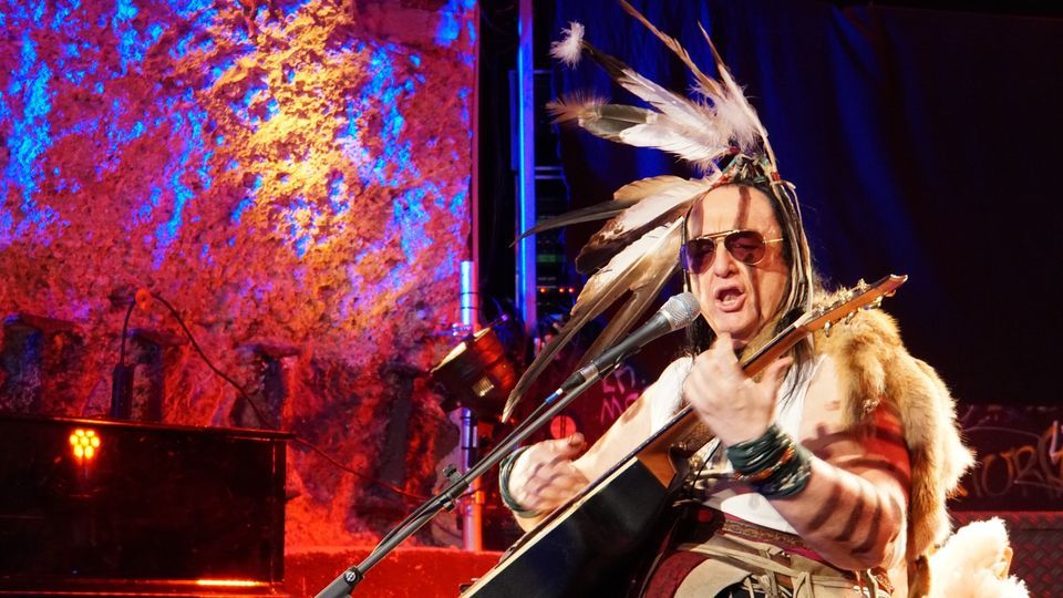 ISARINDIAN WILLY MICHL "Steinzeitmann free solo - Ois is Blues ...