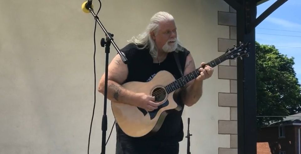 Steve Perrigo Live Performance, The House of Guitars, Rochester, 22 ...