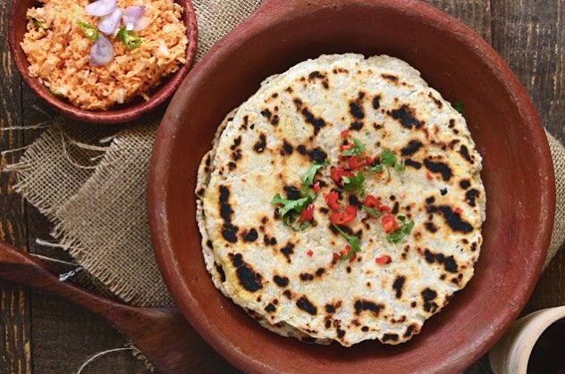 SRI LANKAN STREET FOOD EXPERIENCE WITH MASTERCHEF CONTESTANT DEE ...