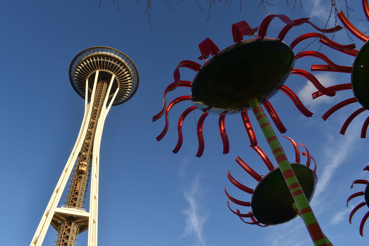 Under the Space Needle: Seattle Art Walk, 1300 1st Ave, Seattle, 5 July ...