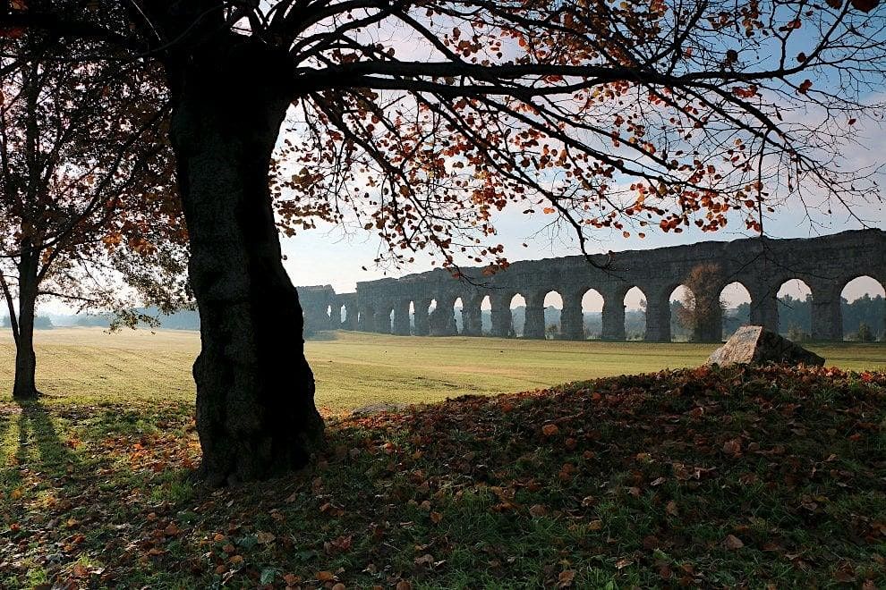 Tramonto sugli Acquedotti di Roma Antica, Piazza Aruleno Celio Sabino ...
