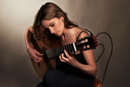 Ana Vidovic in Concert, St. John's Cathedral (Knoxville, Tennessee), 10 ...