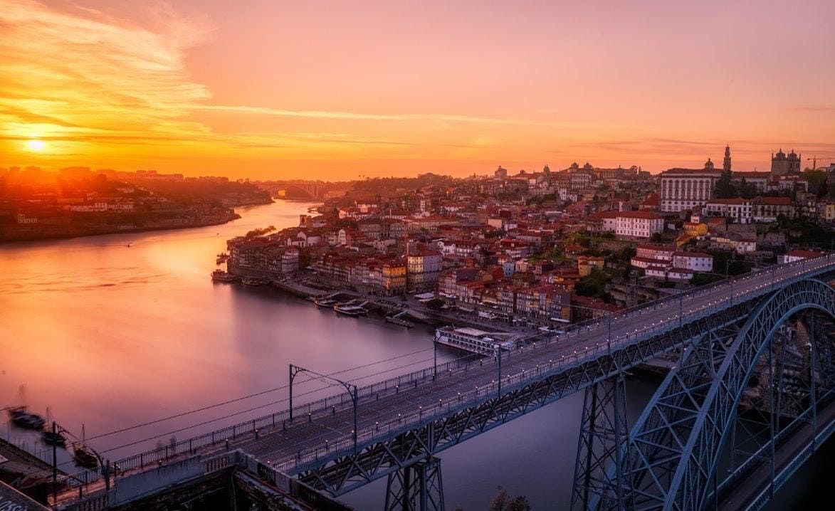 Romantic Porto: Outdoor Escape Game for Couples - The Love Novel, Fonte ...