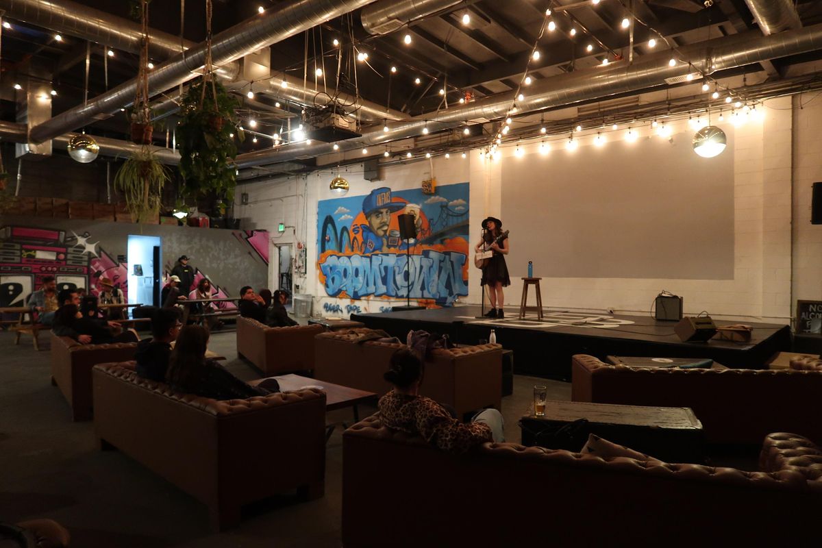 OPEN MIC event in the LA Arts District, Boomtown Brewery, Los Angeles ...
