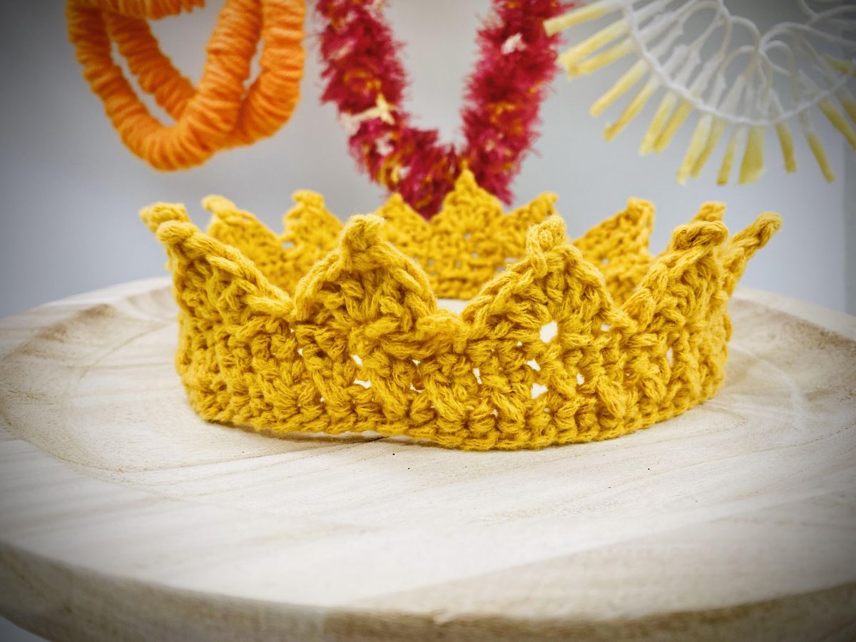 Royal Crochet Crown - Mapunapuna, HouseMart Ben Franklin Crafts, Honolulu, 22 September 2022