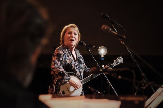 KARI SVENDSEN MED BAND, Josefine Visescene, Oslo, 4 May 2022