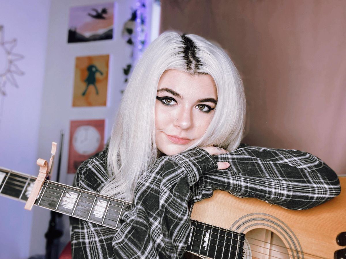 Monday Singer,Songwriter Showcase Presents: Emily Cole, Dan Electro's ...