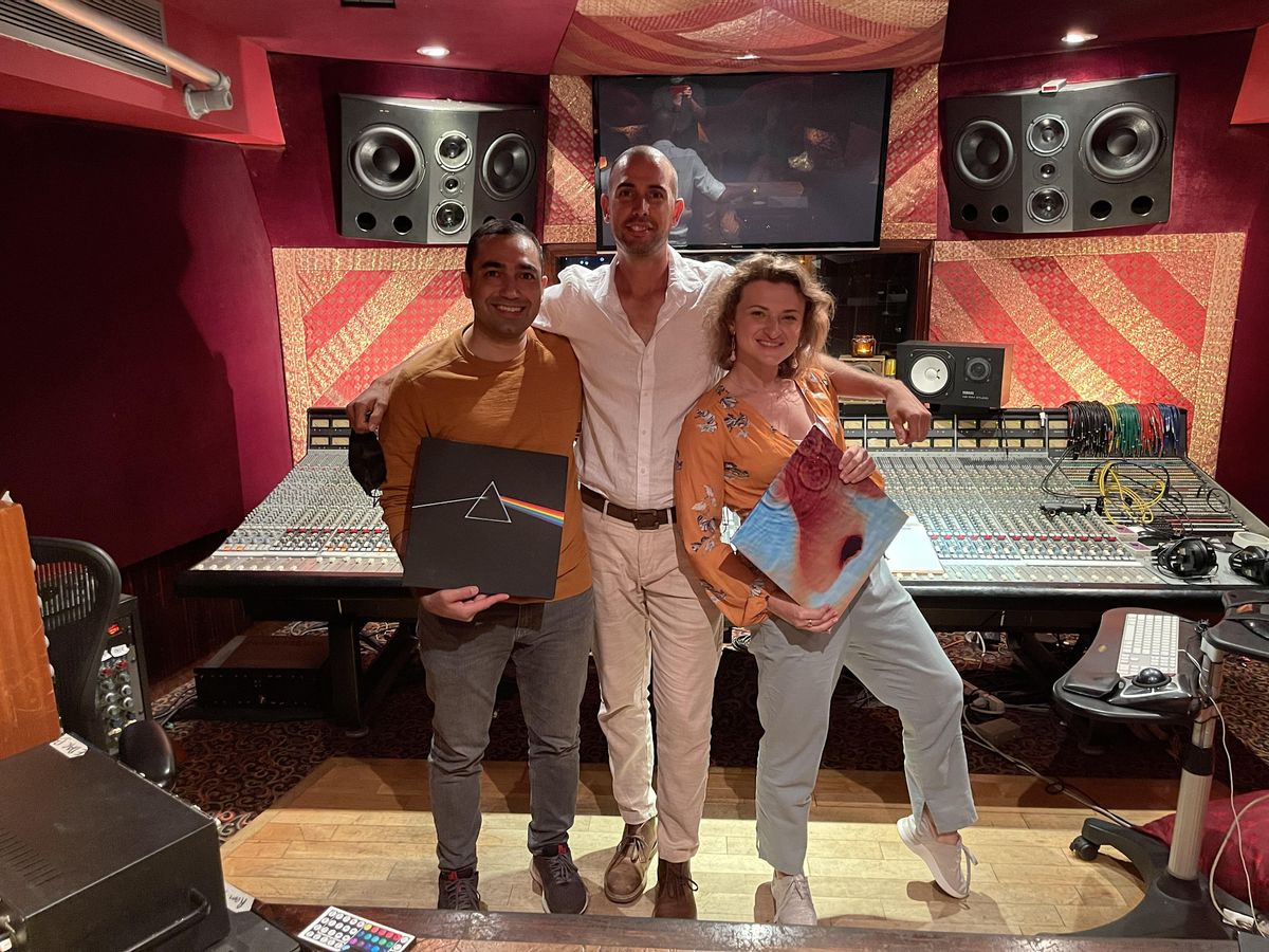 Pink Floyd "Dark Side Of The Moon" Recording Studio Listening Party ...