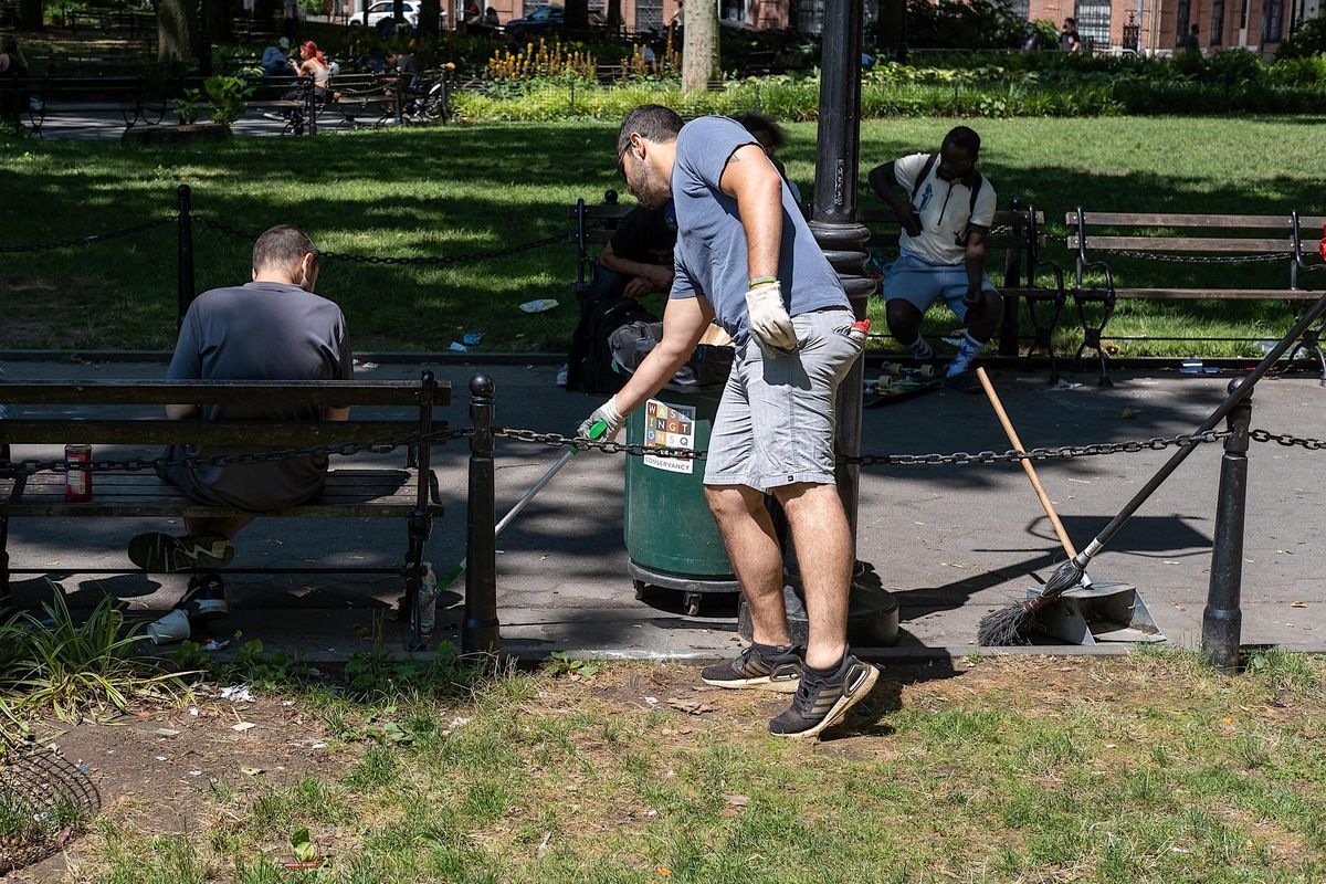 Washington Square Park Community Clean Up, Washington Square Park, New ...