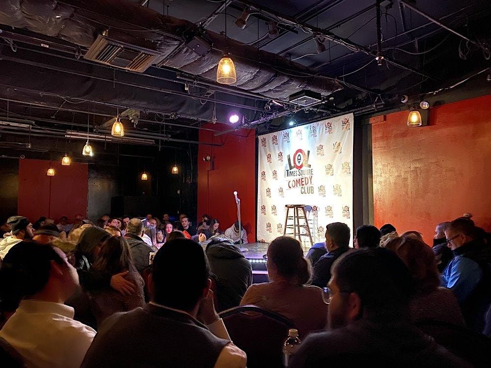 LOL Comedy Lounge in Times Square, LOL Comedy Lounge, New York, 6 March ...