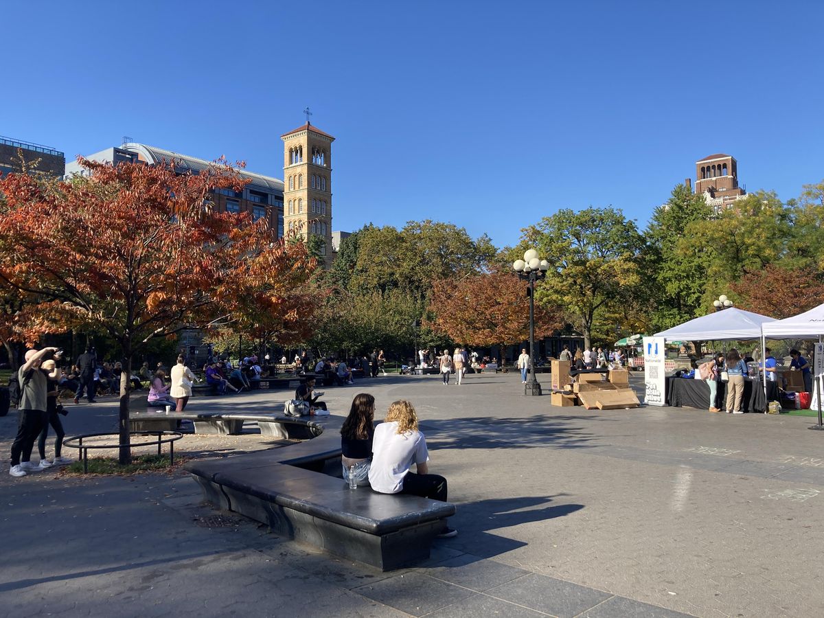 Fall Foliage Tour, Washington Square Arch, Washington Square North, New ...