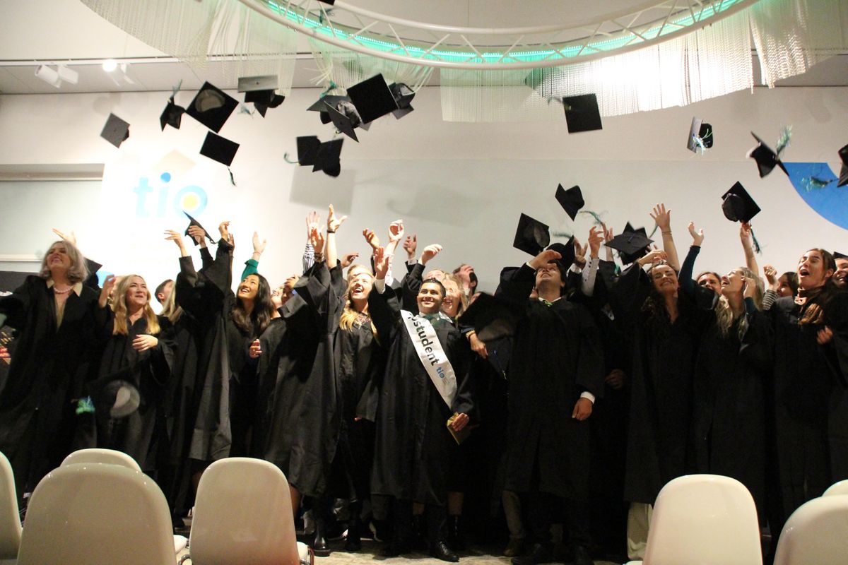 Diploma uitreiking !, Hogeschool Tio - hbo | master | mbo, Amsterdam, 4 ...