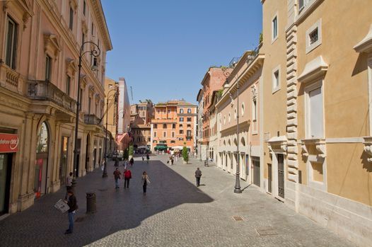 San Lorenzo in Lucina: la Basilica, larea archeologica, i dintorni ...