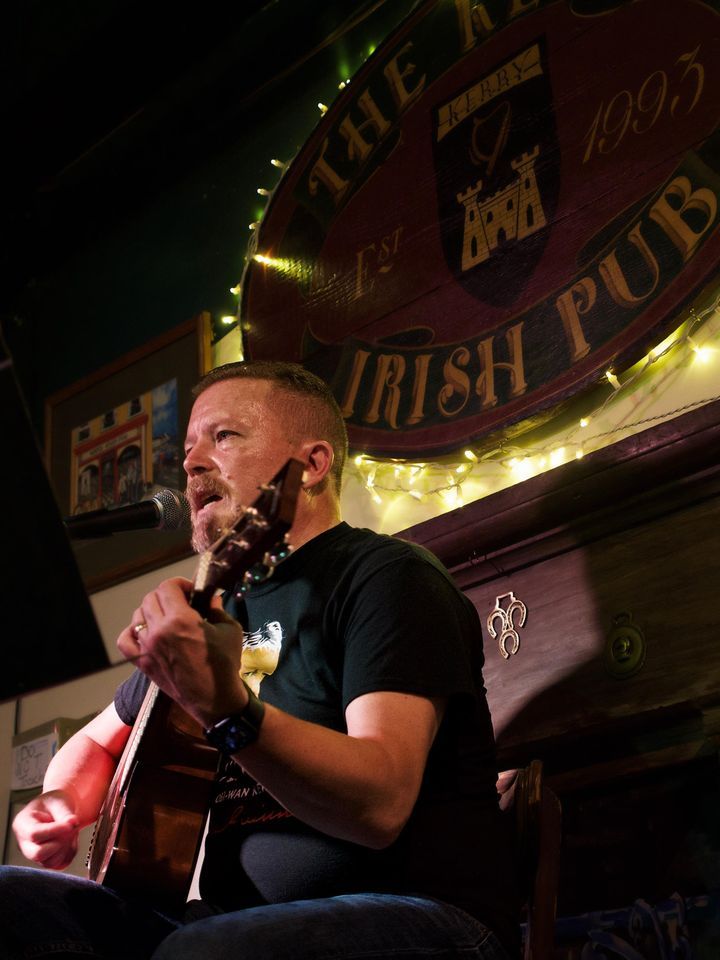 Irish Songs at the Kerry, Kerry Irish Pub, New Orleans, 23 December 2022