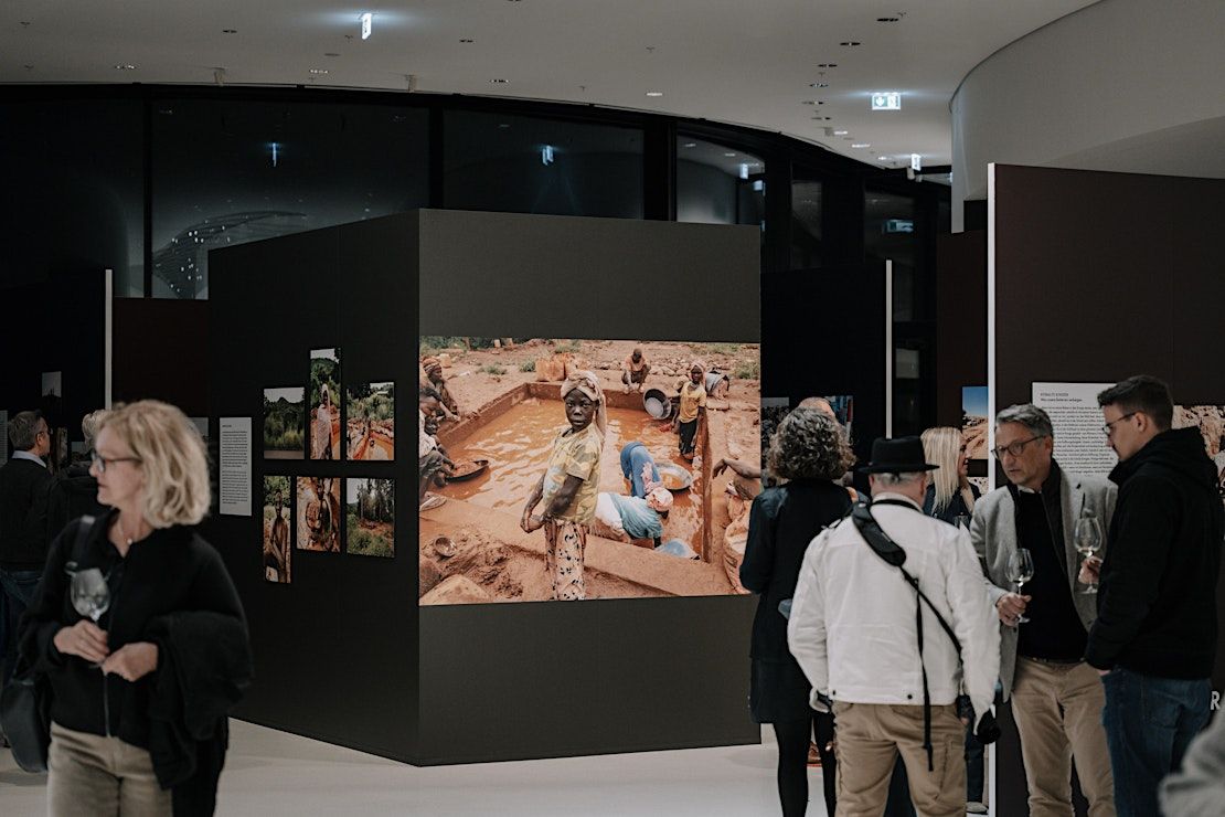 Charity-Abend in der Leica Welt: Vortrag von Dietmar Roller, Leica ...