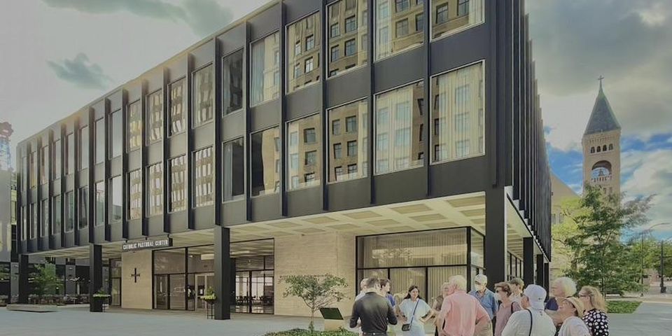 Architecture on the Move: Guided Walking Tours of Downtown Des Moines ...