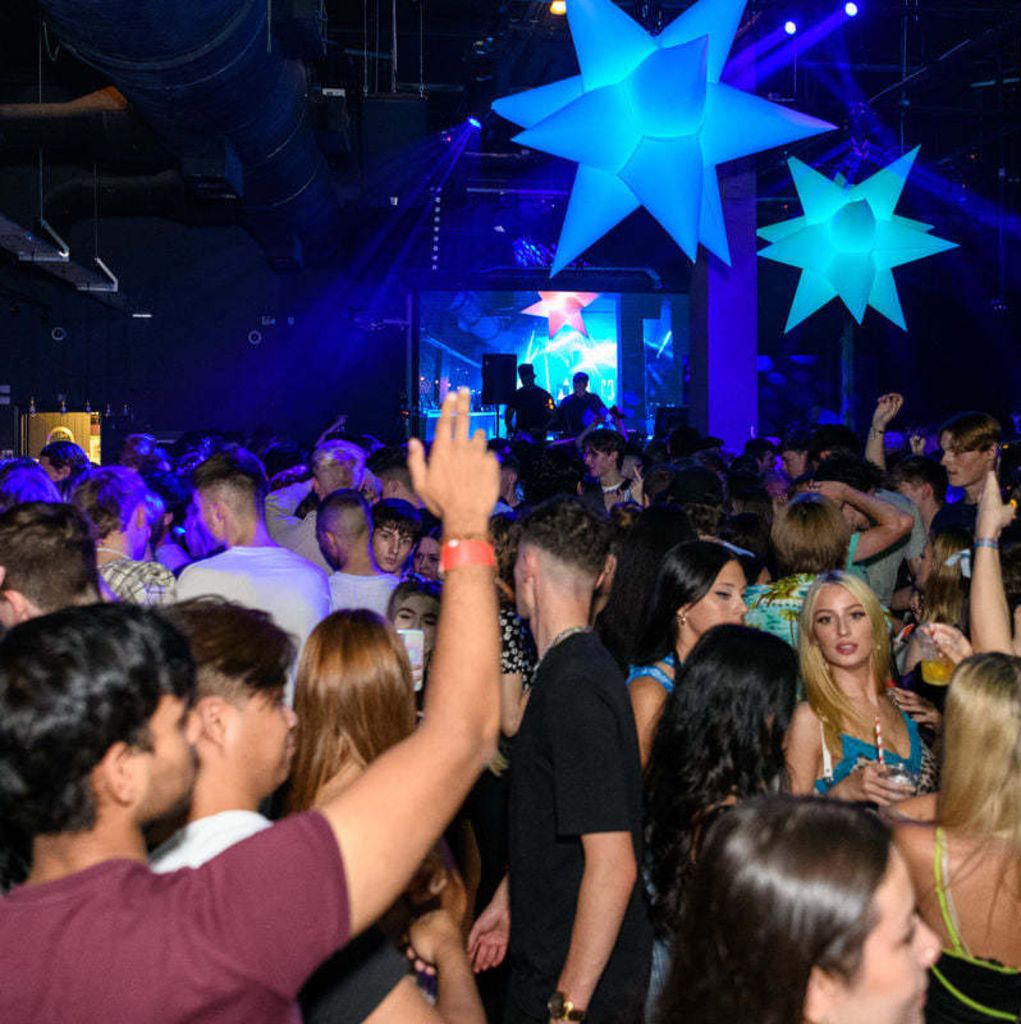 cargo saturdays // 4 rooms // open til 4am // student drinks, CARGO ...