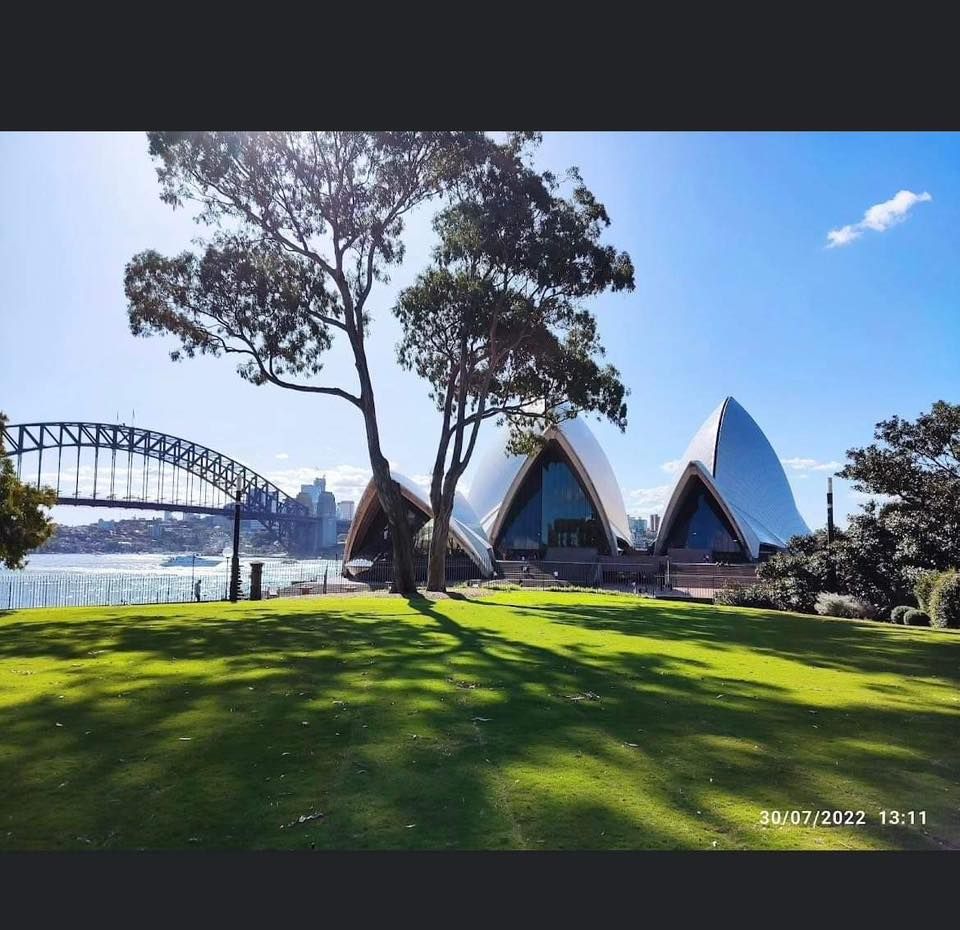 Stunting with Perth friends in sydney, Bennelong Lawn At Opera House ...