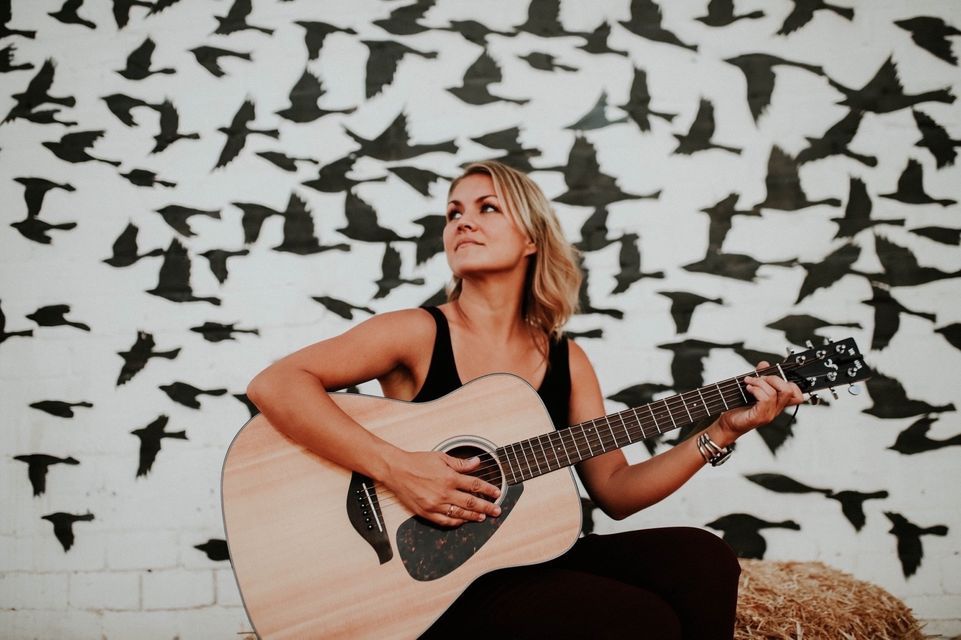 Nikki Shue- Solo @ The Hidden House, The Hidden House, Chandler, 4 ...