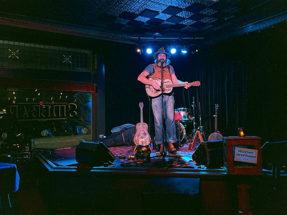 Lou Shields live at Fitzgeralds Nightclub (Side Bar - Chicago ...