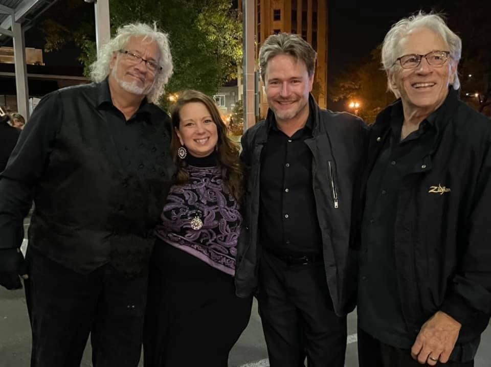 Jodi Beach Trio w/Tony Vecchio at Final City Market of 2022, Rockford ...