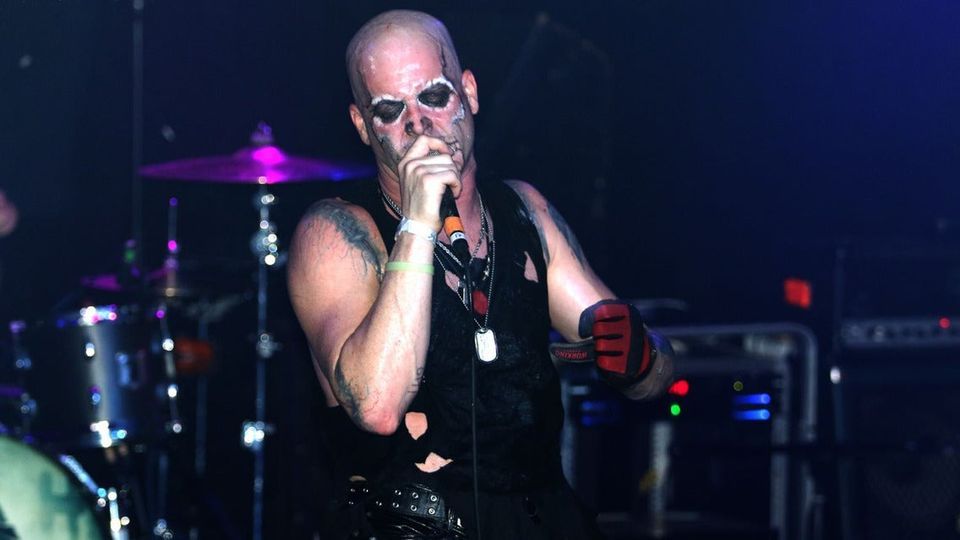 Ex Misfits Singer MICHALE GRAVES w/s/g Jeff Jones, Funk 'n Waffles ...